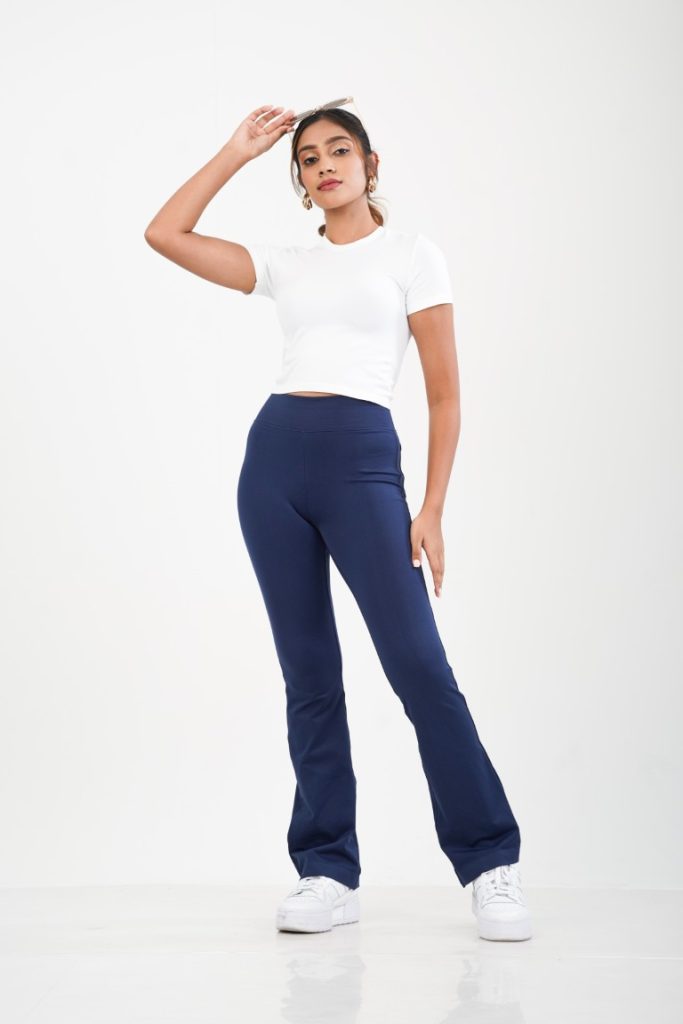 Seamless Sculpting Tee - Curves by Knit Lab